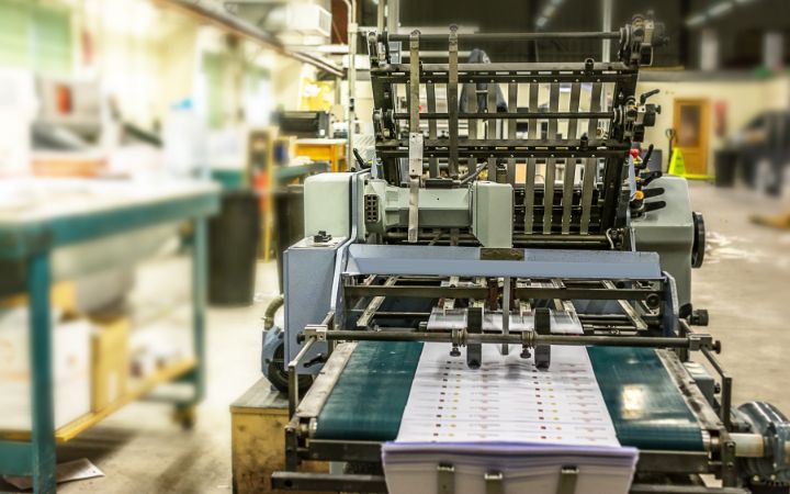 Die Falzmaschine - Präzision im Detail | Labelprint24